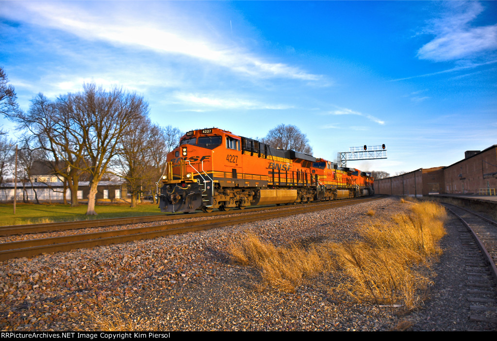 BNSF 4227